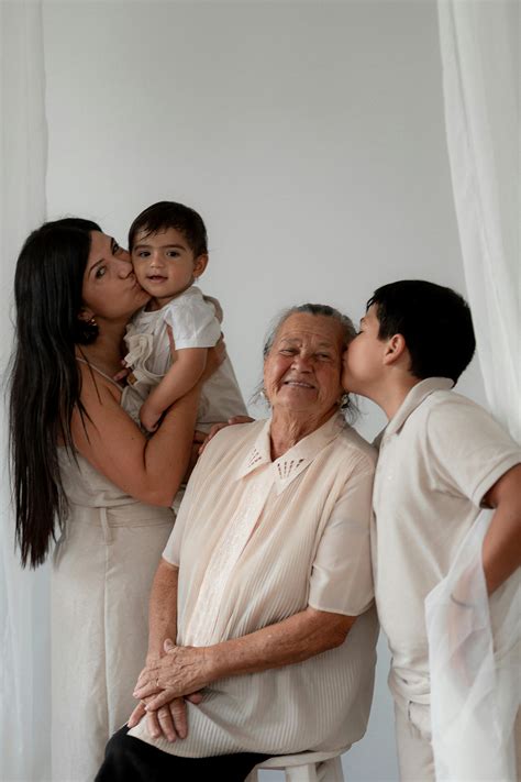 Momatjocastaresortimages Photos Download The Best Free Momat