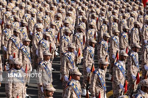 رژه‌نیروهای‌مسلح درآغاز هفته‌دفاع‌مقدستصاویر