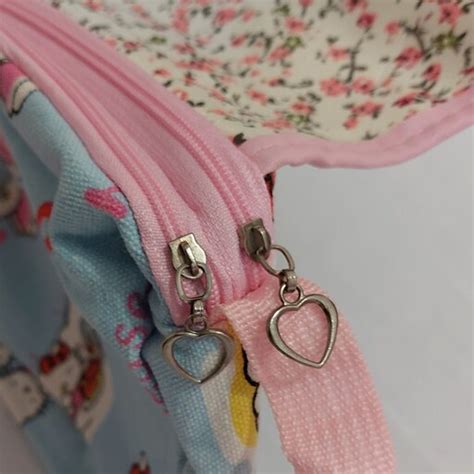 خرید و قیمت کیف رودوشی بچگانه دخترانه طرح کیتی پاسپورتی از غرفه فروشگاه