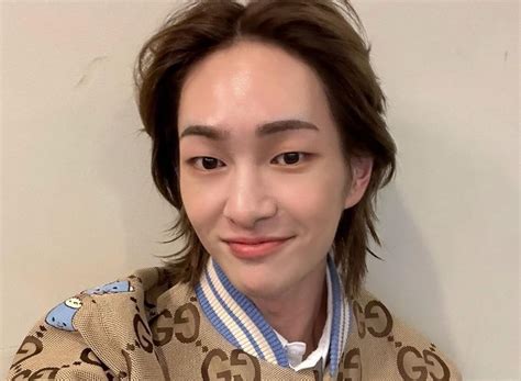 Onew Shinee Tulis Surat Untuk Penggemar Usai Umumkan Hiatus Deras
