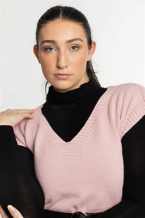 Ellie K New View Modeling