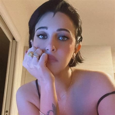 Felicia Heilife • Threads Say More