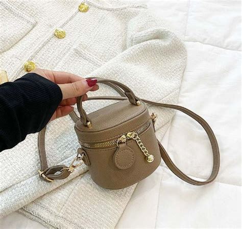 Bb Ub 여성 미니 크로스백 토트 숄더 핸드 가방 원통형 지퍼 유니크 러블리 데일리 스타일 캐주얼 에이블리