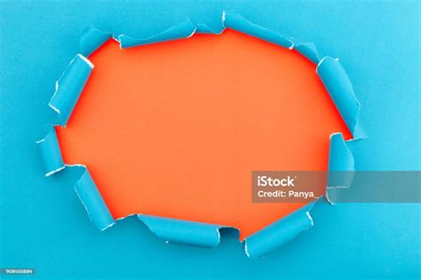 블루 오픈 종이 배경 찢어진된 종이에 귀하의 메시지에 대 한 공간을 찢 어 0명에 대한 스톡 사진 및 기타 이미지 0명 공란 디자인 Istock