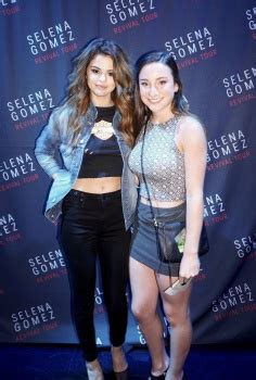 Selena Gomez Revival Tour Meet Greet Uncasville Ct May Hq Nip Slip Phun Org