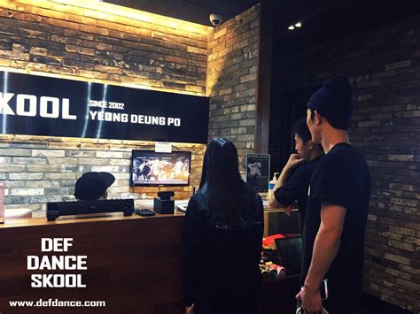 샘과 함께 보는 새로운 데프댄스 팝핀기초반 팝핀댄스 월평가영상~ 샘에게 조언도 들을수 있어서 좋아요~ 크아~ 화질 좋구마이 데프댄스스쿨 데프실용음악학원 데프