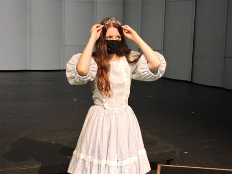 Drowned Ophelia Cosplay