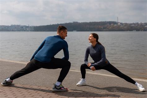 Free Photo Full Shot Couple Doing Workout Exercises
