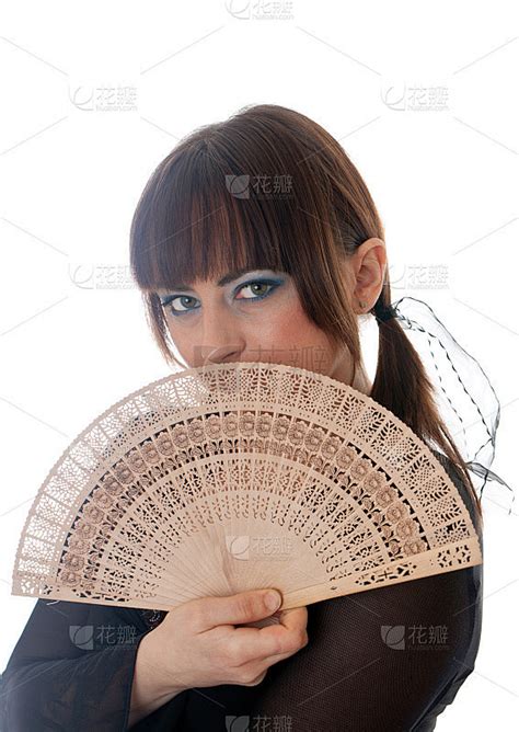 拿着扇子的女孩