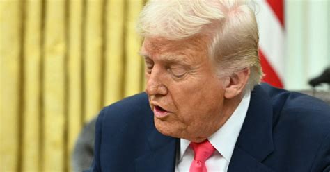 트럼프 비트코인 비축 행정명령 서명했는데 가격은 떨어진 이유