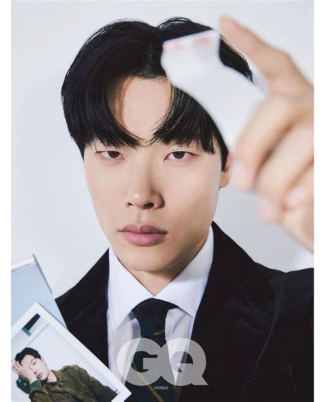 Ryu Junyeol Update Ryusdb 전쟁 사진 레이스업 부츠