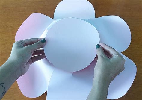 Como Fazer Uma Flor De Papel Confira E Aprenda