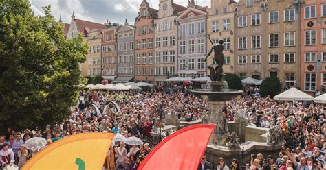 Piosenka żołnierzy Wermachtu na Jarmarku Dominikańskim w Gdańsku Kobieta