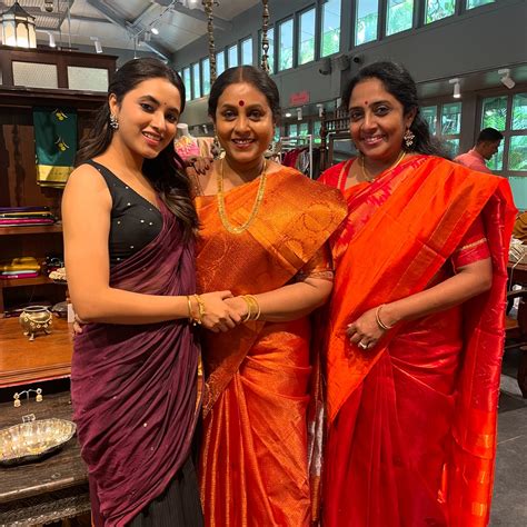 Saranya Ponvannan Saranyaponvannanofficial • Instagram Photos And Videos