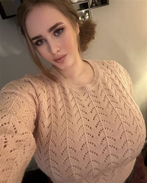 Sweater Meat R2busty2hide