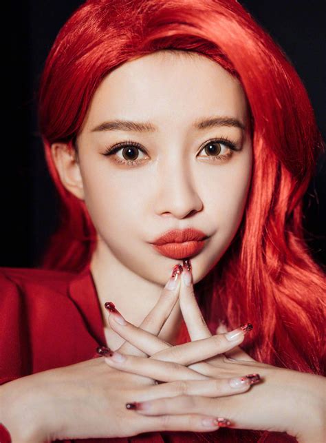 孙怡红发造型肌肤赛雪美艳绝伦 五官精致眼神放电 搜狐大视野 搜狐新闻 孙怡红发造型肌肤赛雪美艳绝伦 五官精致眼神放电 搜狐大视野 搜狐新闻