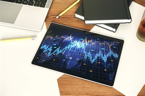 추상적 인 창조적 인 금융 차트와 세계지도 연구 및 분석 개념과 현대 디지털 태블릿 디스플레이 맨 위 보기입니다 3d 렌더링 3차원 형태에 대한 스톡 사진 및 기타 이미지