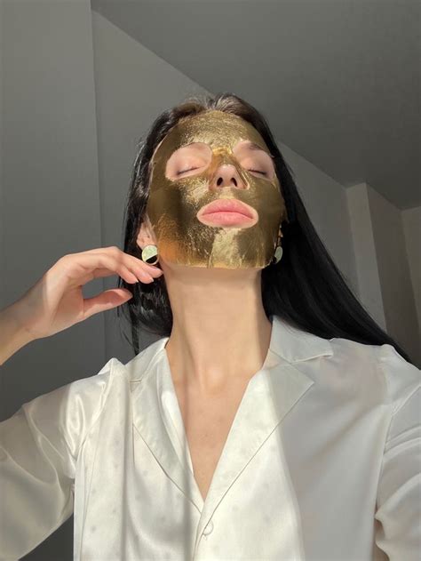 Тренд маска Модельные позы Красота Идеи для фото