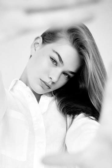 Chloe Viviens Models