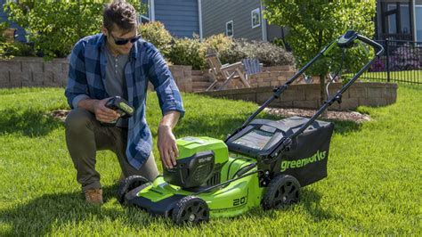 What is a Brushless Lawn Mower? - justlawnthings.com