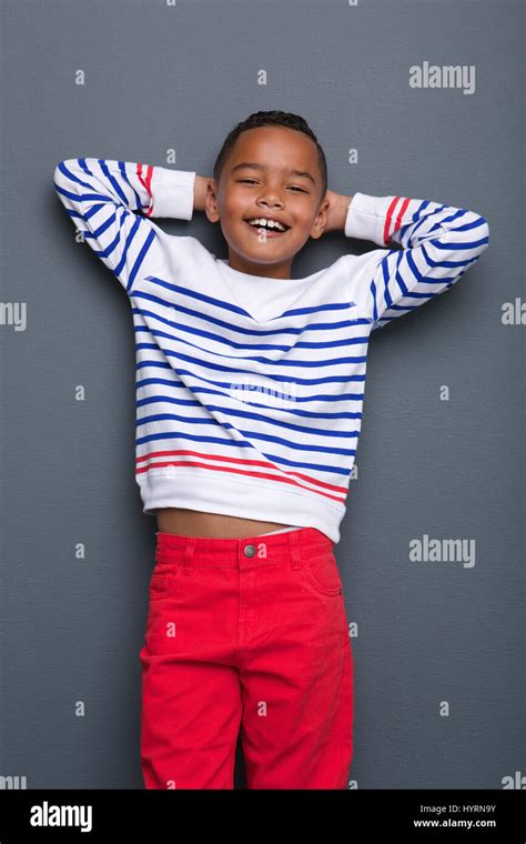 Süßer Schwarzer Junge Fotos Und Bildmaterial In Hoher Auflösung Alamy