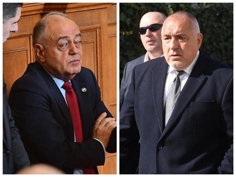 ГОЛЯМА ИЗЛАГАЦИЯ Хванаха ген Атанасов да преписва от Бойко Борисов СНИМКА Информационна