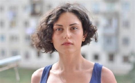 ფეხებთან მომიჩერდა თეთრი ტოიოტა თინააა დაჯექი გაგიყვანთ თინა მახარაძის ღამის