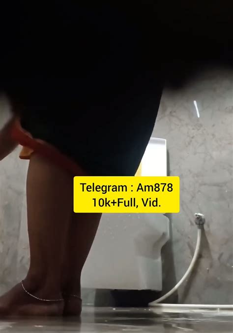 Indian Aunty Spy Pissing In Bathroom