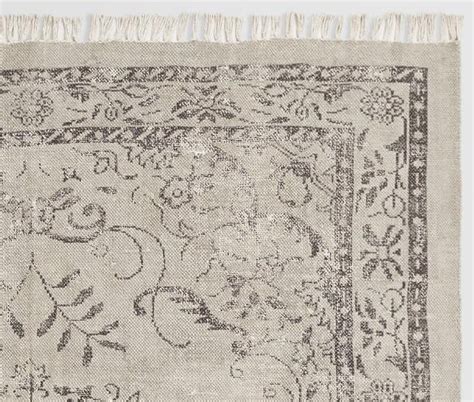 Traditional Farmhouse Or Cottage Style Rugs I Love The Lettered Cottage