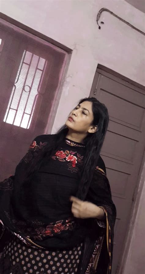 Muslim Mom Scrolller