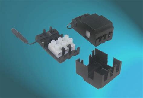 Enclosed Connectors Boxes Poles SPECIFICATIONS HOUSING POLYAMIDE PA STANDARD CE BS