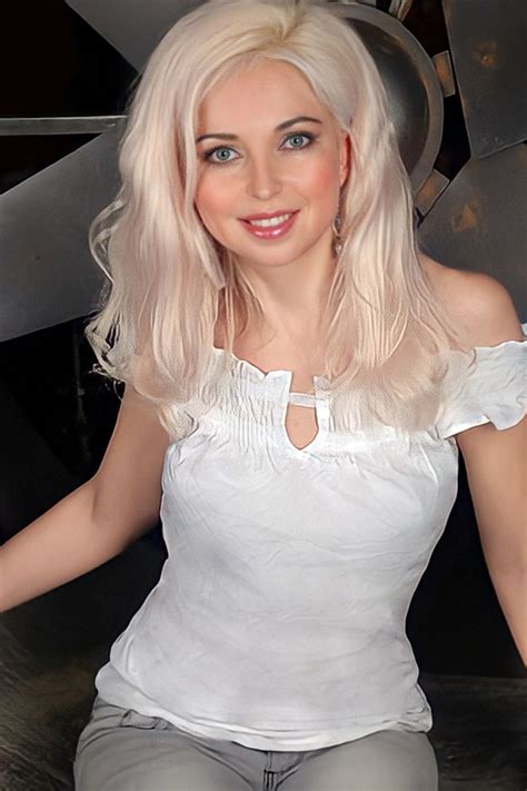 Charming Tatiana Y O From Urdorf With Blonde Hair Id Ladadate