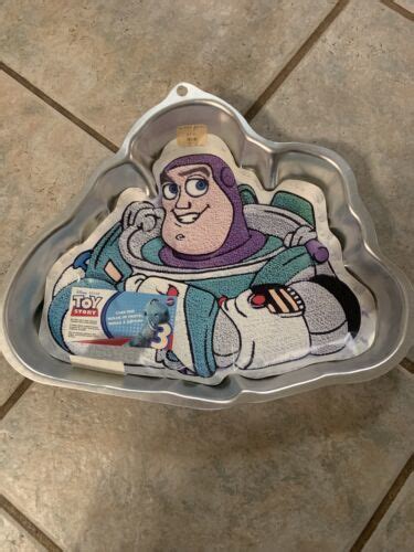 Wilton Disney Pixar Toy Story Buzz Lightyear Cake Pan Mold New 4642672417
