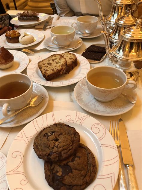 Goûter Au Plaza Athénée Angelo Musa Et Alexandre Dufeu Le Chocolat