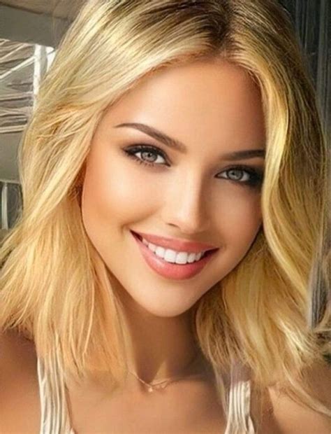 Pin By Paul On A Glaze Of Beauty Beautiful Blonde Blonde Beauty