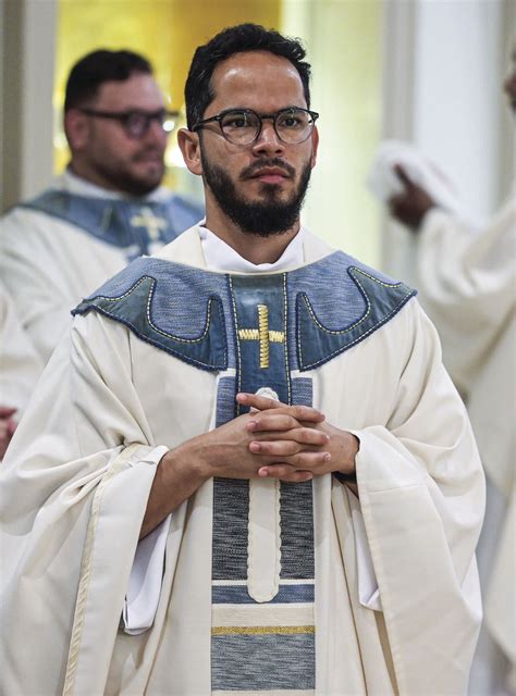 La Arquidiócesis De Miami Se Regocija Con Cinco Nuevos Sacerdotes
