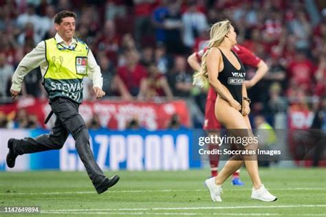 Female Streaker Photos And Premium High Res Pictures Getty Images