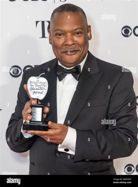 New York Usa 08th June 2025 Edwin Robinson Poses With The