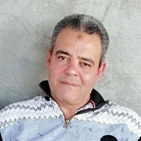 صور الفرق بين الأم والأب ؟؟؟ التي تحبك من لحظة أن تفتح عينيك هي أمك