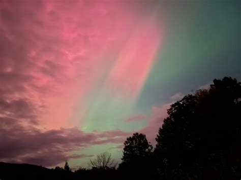 Skies Alive Aurora Borealis Puts On A Thrilling Show Oct Penbay