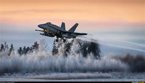 Mcdonnell Douglas F A 18 Hornet Wallpapers Top Free Mcdonnell Douglas