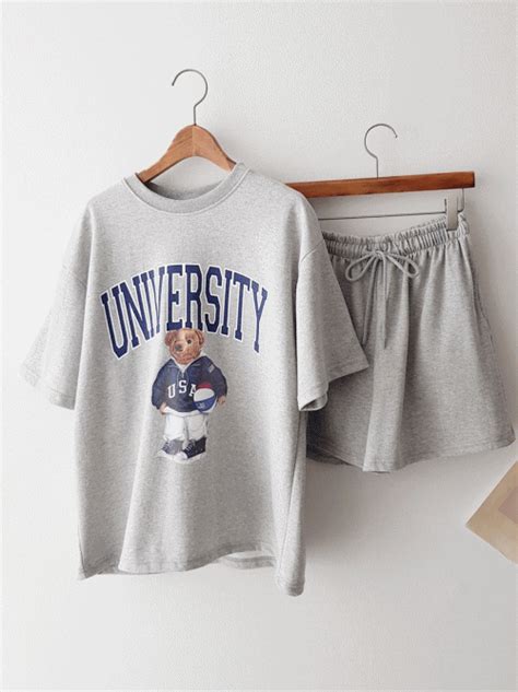 리케마켓 University Bear Set 귀여운 Usa 곰돌이 베어 프린트 루즈핏 반팔 티셔츠 밴딩 반바지 투피스세트 여름 데일리 꾸안꾸 홈웨어세트 트레이닝복 추리닝세트