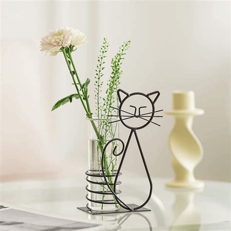 6 Cat Vases To Tickle Your Cat Lovers Fancy