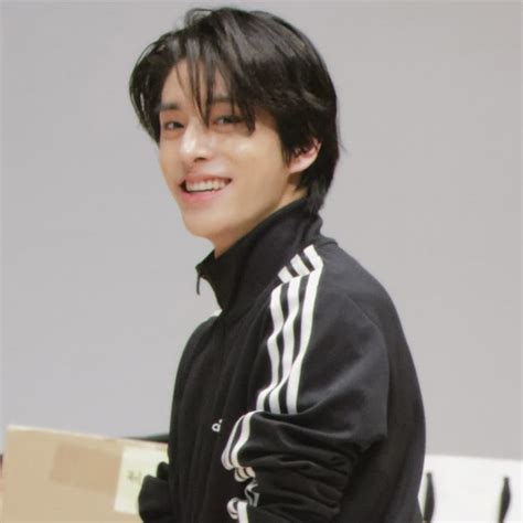 •𝗝𝗮𝗸𝗲 Gambar Pacar Buku Sketsa