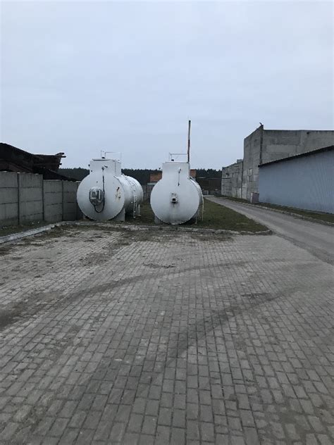 Паливозаправний пункт в комплекті резервуар для зберігання нафтопродуктів обємом 20000 л