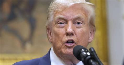 트럼프 러시아 도발적 발언에 핵잠수함 2대 배치 명령