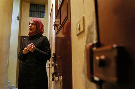 Au Liban Le Combat Quotidien Des Prisonnières Plongées Dans La Misère Middle East Eye édition