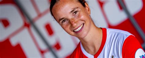 Eva Van Deursen Nieuwe Aanwinst Feyenoord V1