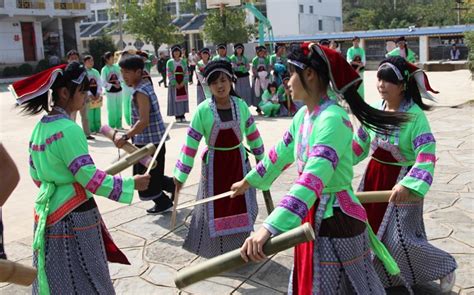 走进 贵州 布依族 党旗漫卷中国红走进56个民族家庭大型接力式采风活动