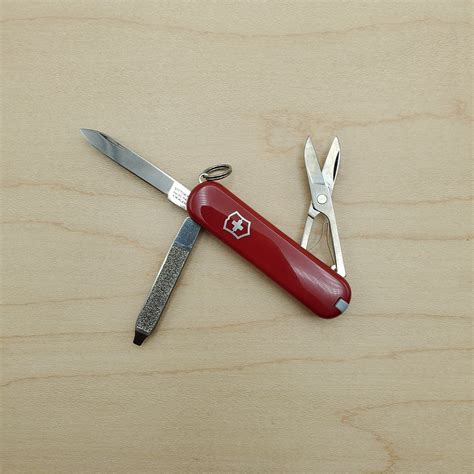 Victorinox Swiss Army Knife Classic Sd Red Style Icon Uptown Cutlery